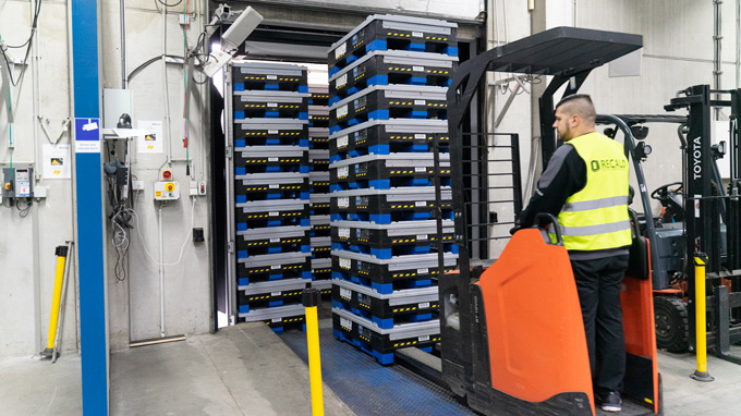 Sustainable Tracking of RTIs thanks to RFID - Turck Inc. USA